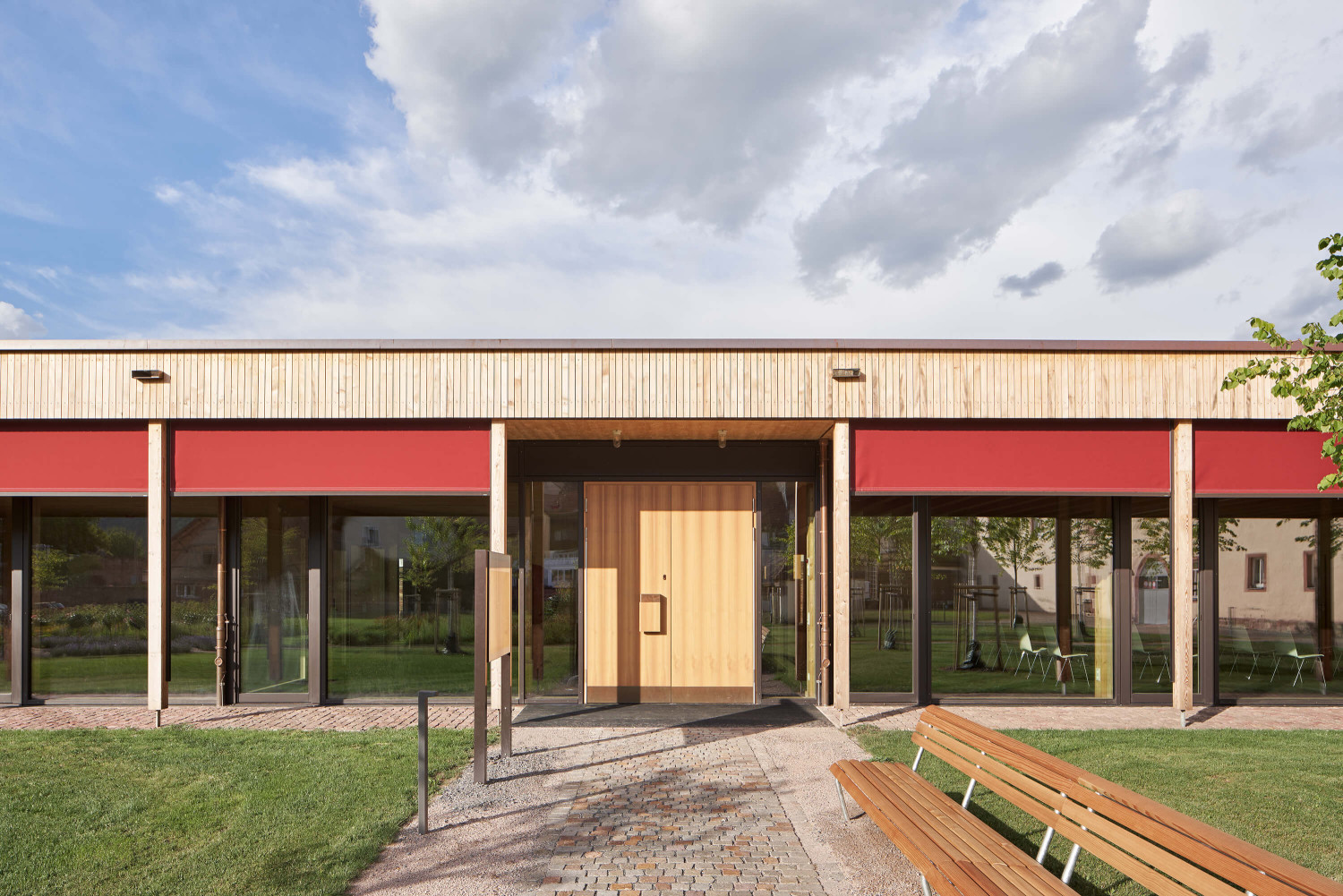 Day care center for children with family center / Projects / bez+kock ...